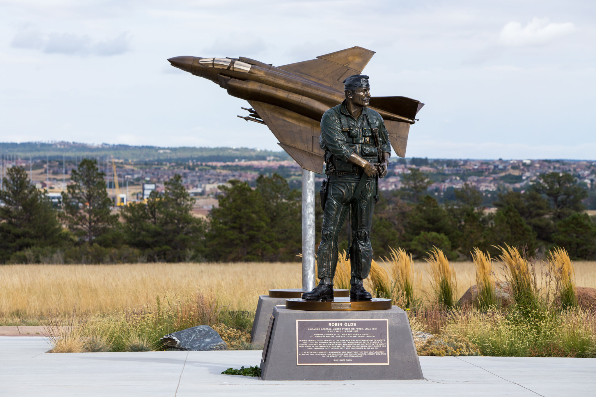 Academy honors air power, ace pilot Robin Olds with memorial • United ...
